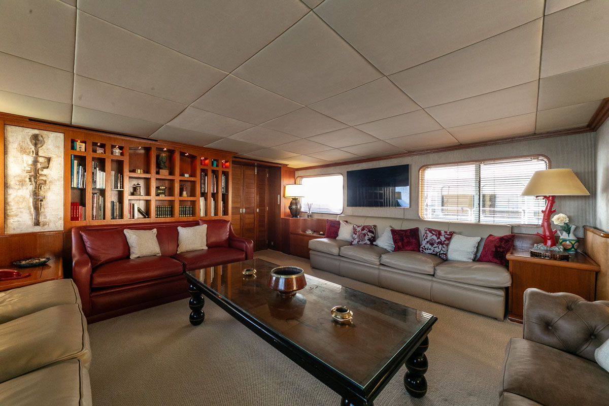 Yacht EMERA, Camper & Nicholsons | CHARTERWORLD Luxury Superyacht Charters